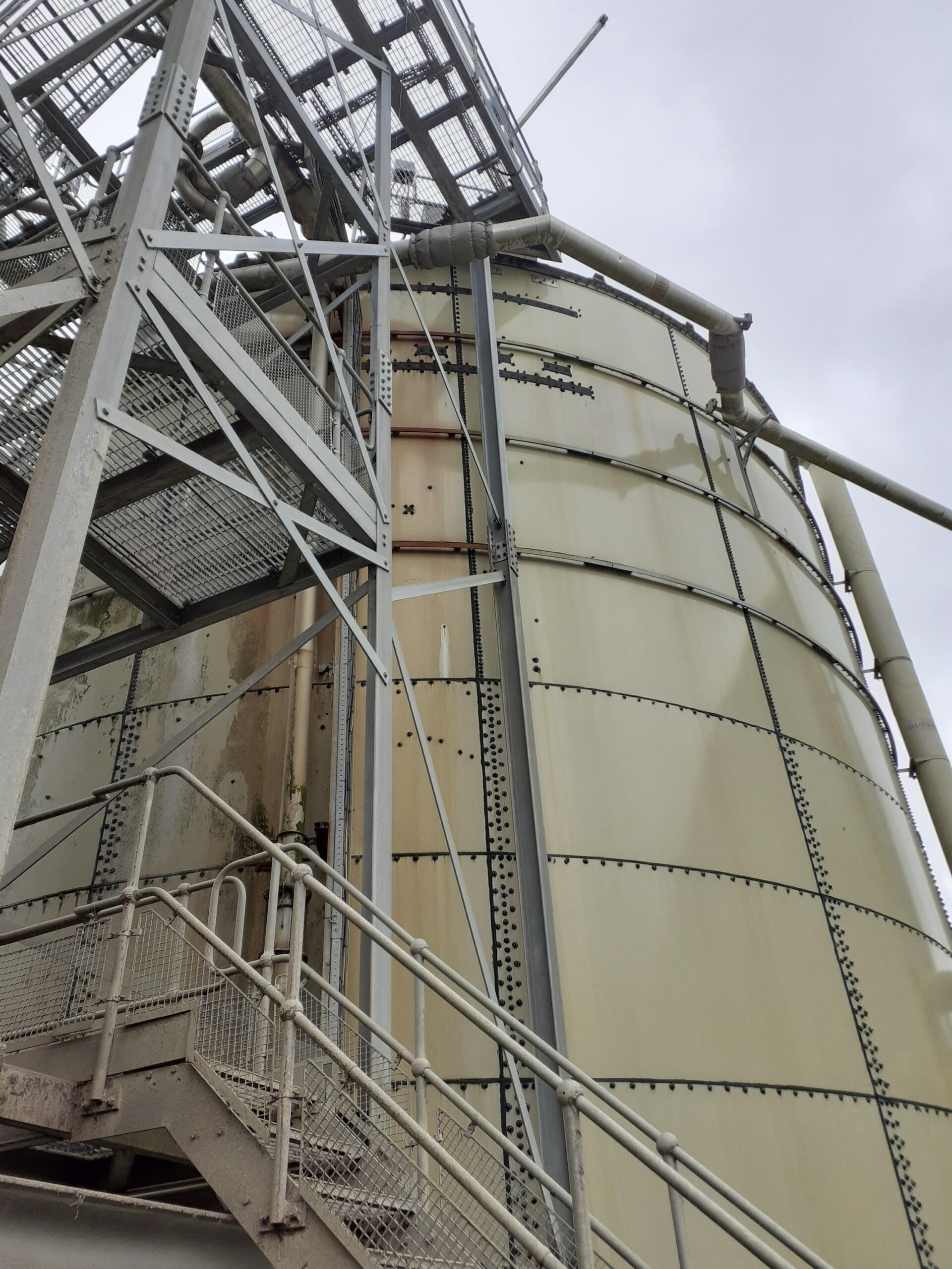 Do All Tanks Need Ladders and Rest Platforms?